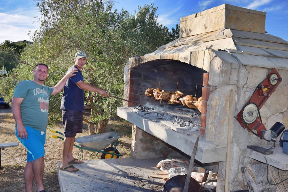 Auto Camp Paradiso | Common meals in camp | Camping Paradiso and ...